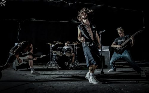 Metal Hangar 18 « Нов клип от NEVER PREY